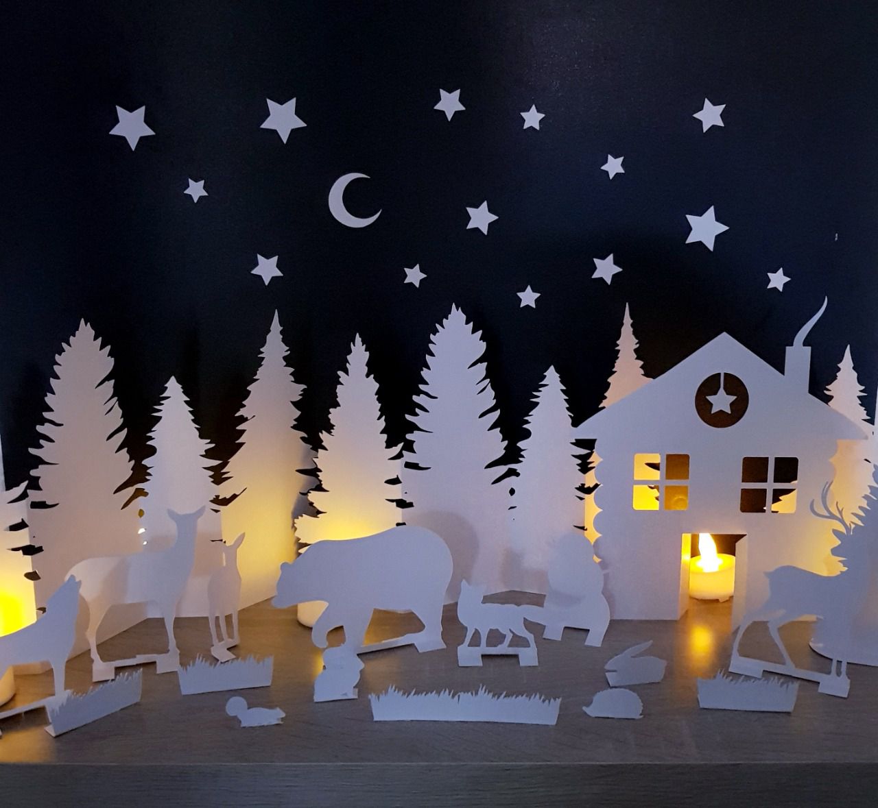 Décor forêt et chalet de Noël